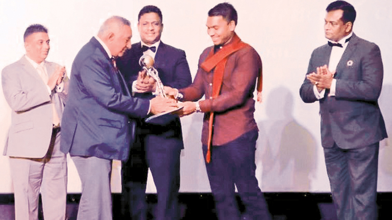 Veteran cricket coach Nelson Mendis honoured – FrontPage