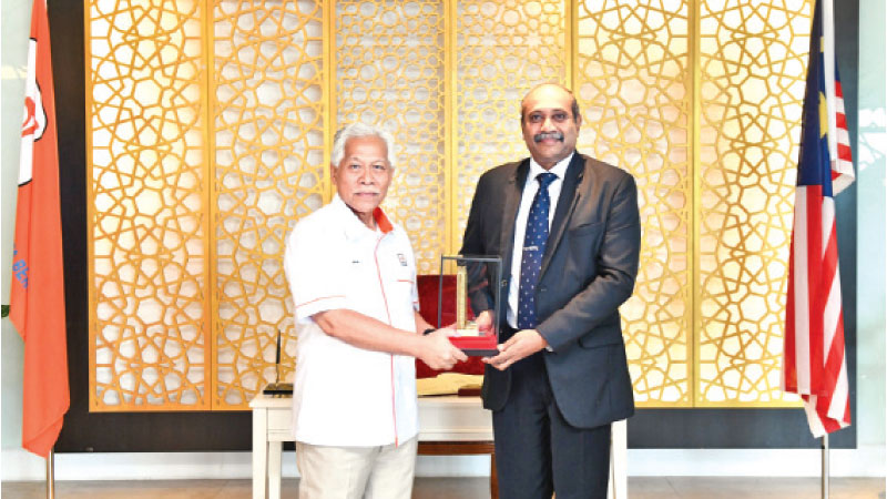 SL High Commissioner in Malaysia meets FELDA Chairman – FrontPage